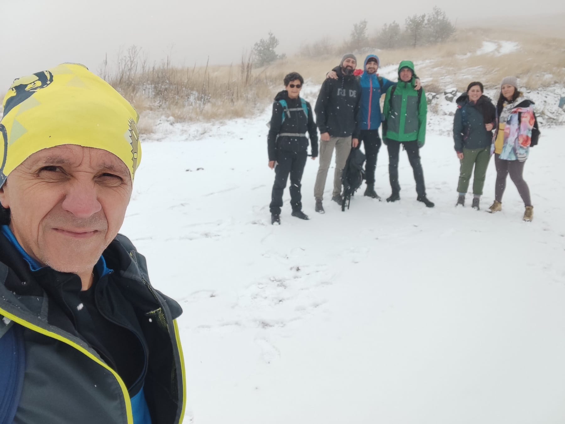 Planinari "Železničara" iz Vranja danas na Besnoj Kobili i prvi sneg ...